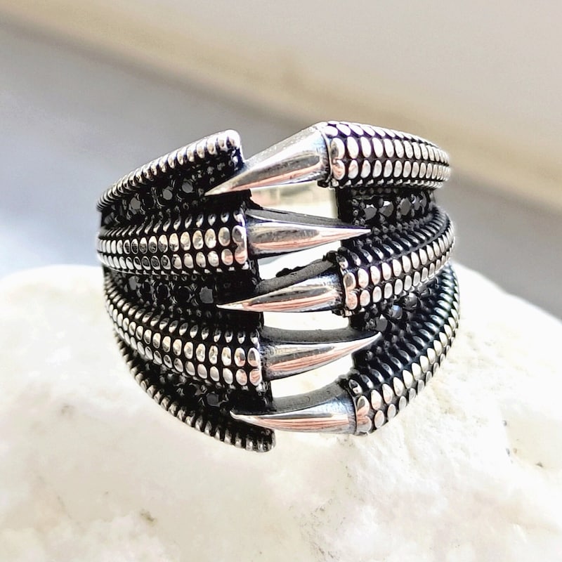 Raven Claw Ring - Etsy