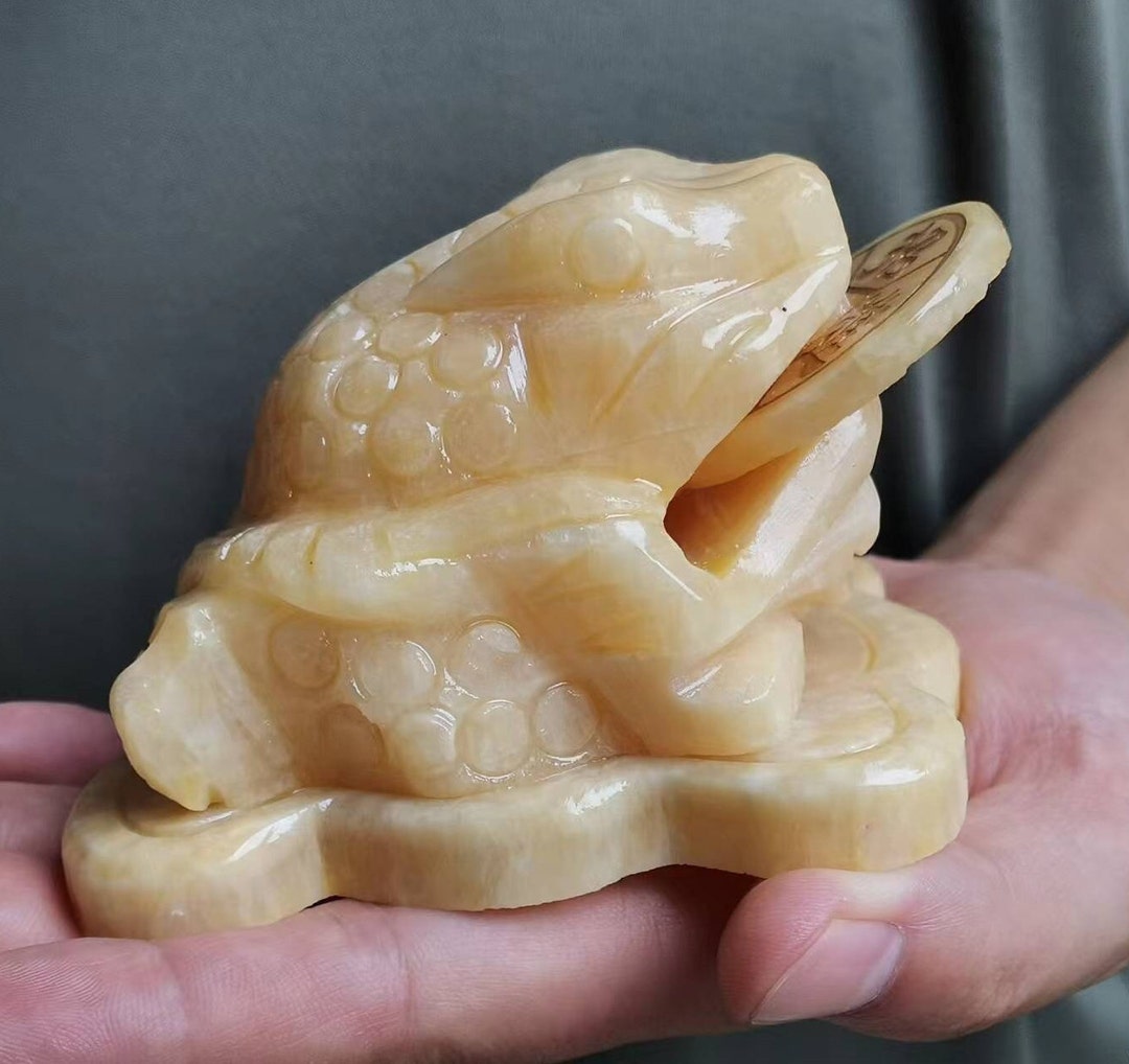 Yellow Jade Lucky Frog Toad Statue , Jade Lucky Feng Shui Ornament ...