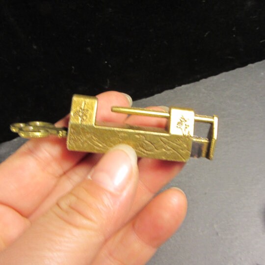 Feng Shui Living Room Ornaments, Brass Notebook Padlocks, Get 2 Pic ...