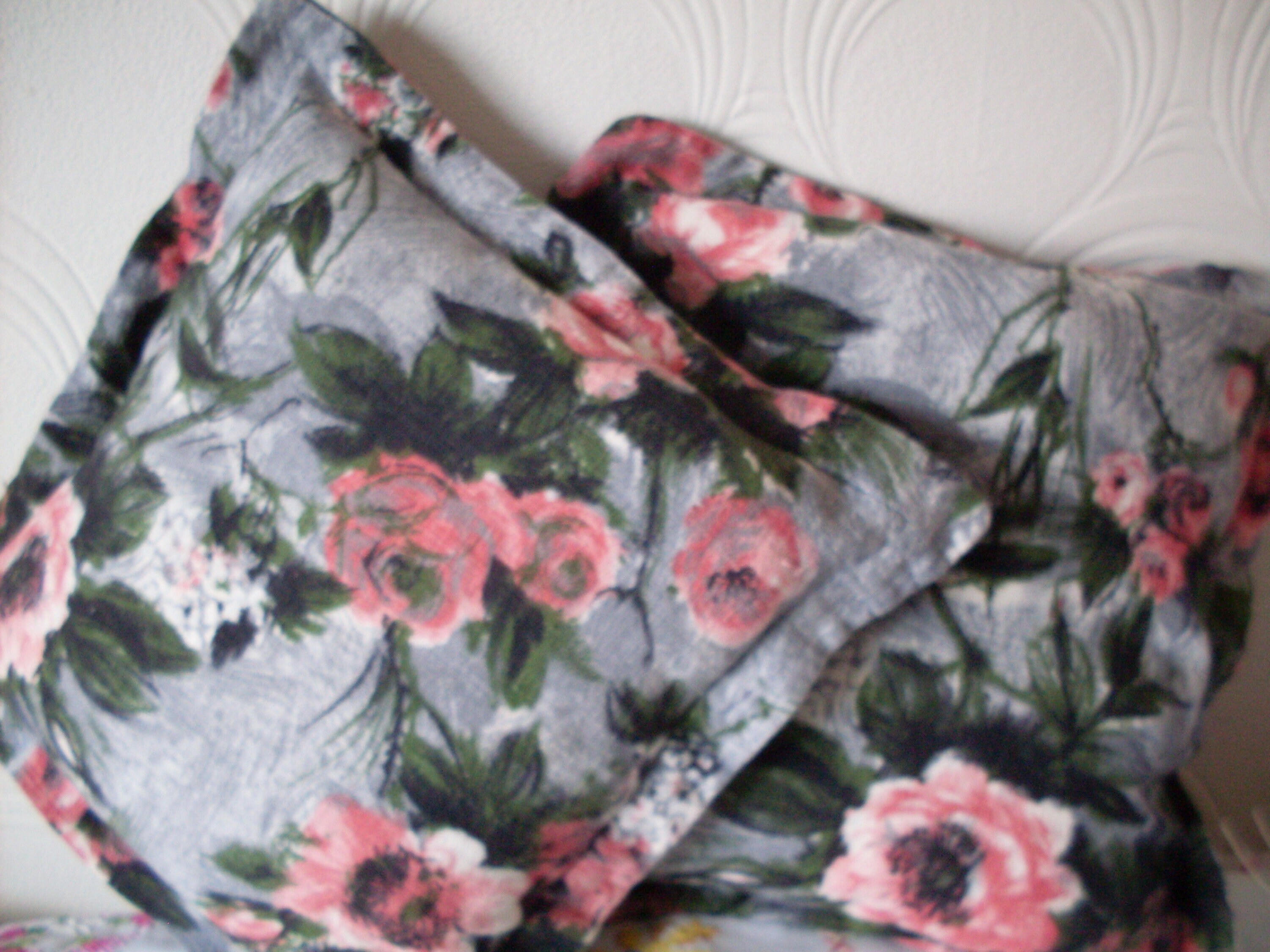 2 X Vintage Grey & Pink Roses Floral Flowery Cushion Covers. - Etsy