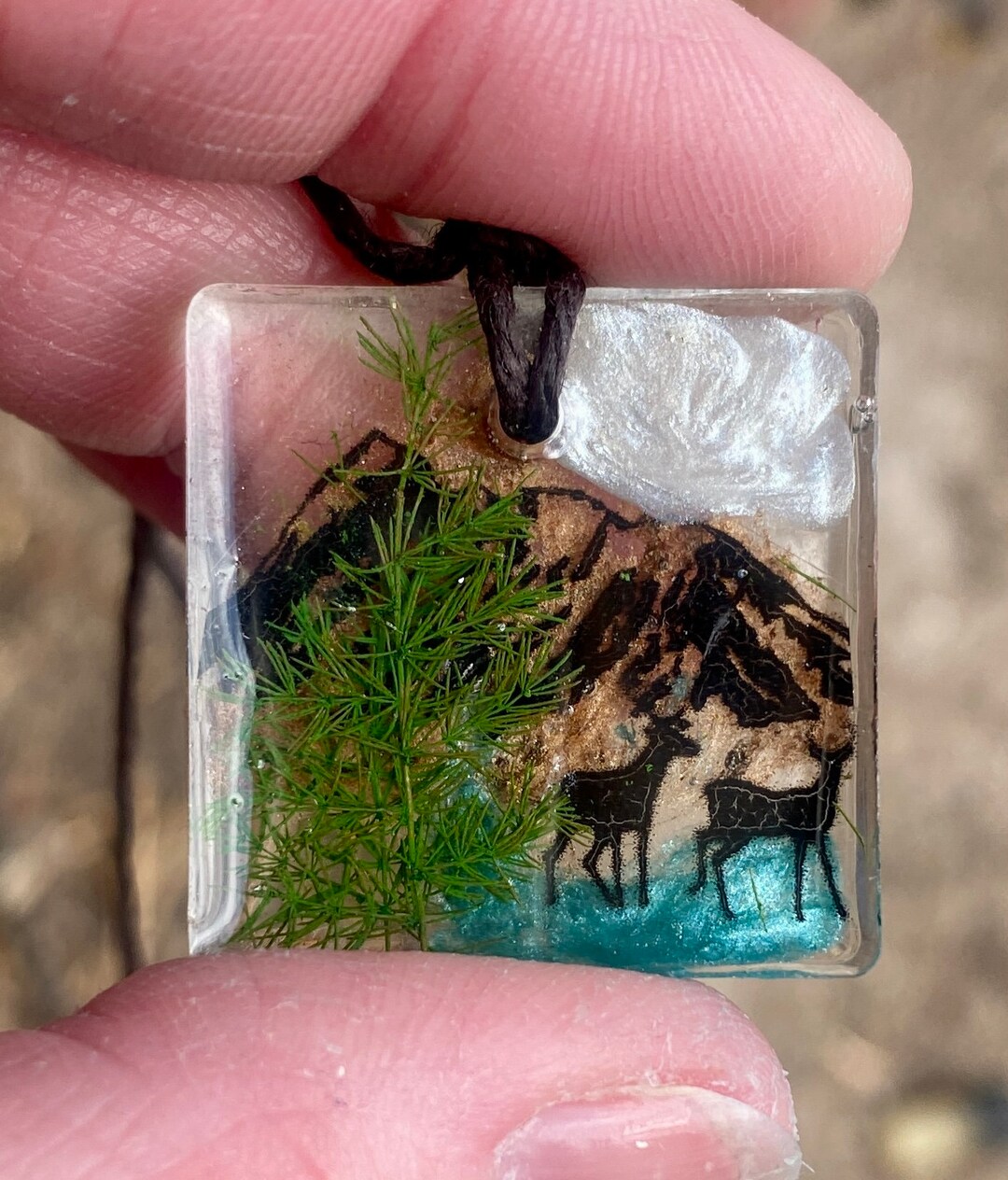 Woodland scene in resin necklace - Etsy Österreich