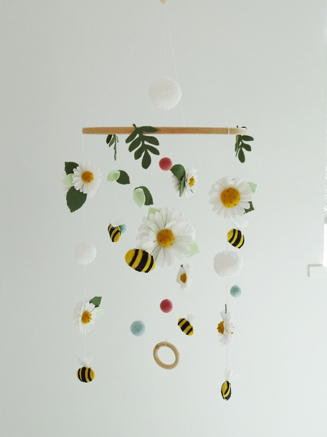 Daisy - Bee - Leaves - Crib Mobile - Cot Mobile - Nursery Mobile ...