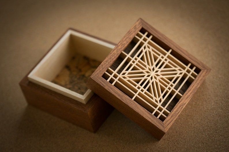 Kumiko Decorated Square Box - Etsy