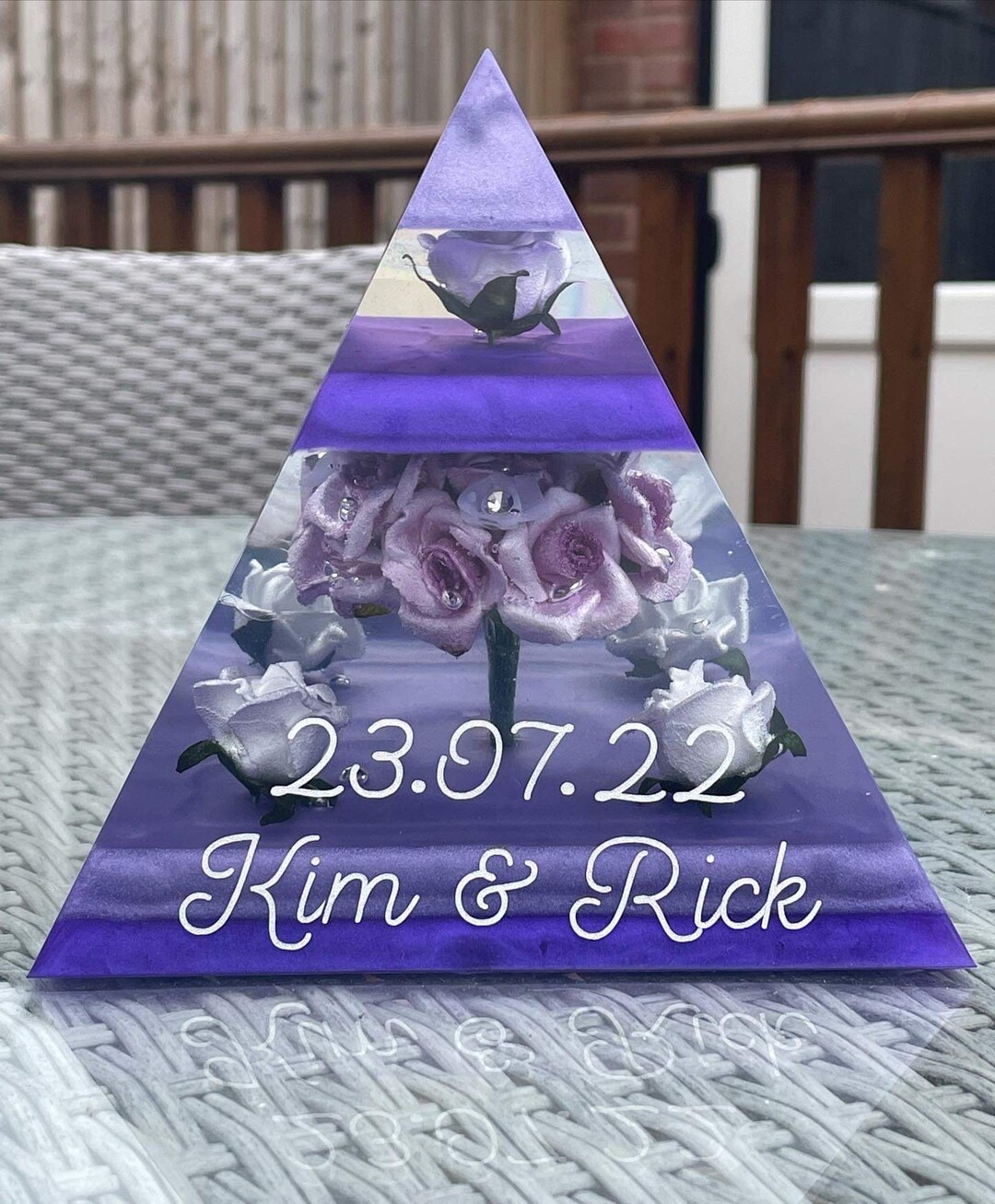 Resin Keepsake Pyramid Wedding Gift Present for Everyone Centrepiece or ...