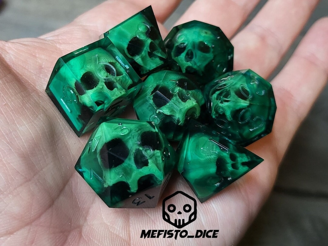 Skull Dice Set Horror D&D Macabre Set 7 Pics Green Spirit - Etsy