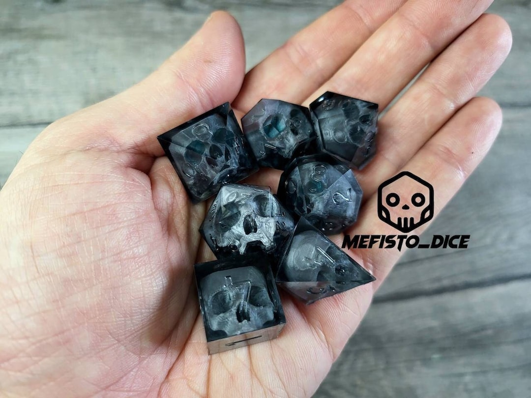 DND Dice Resin Skull Dice Set Sharp Edge Dice , Dungeons and Dragons ...