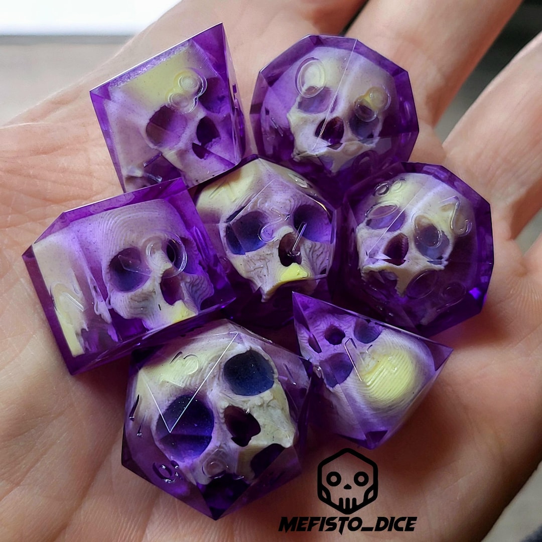 Dice Set Purple Skull Dice Set for Dungeons and Dragons - D20 D12 D10 ...