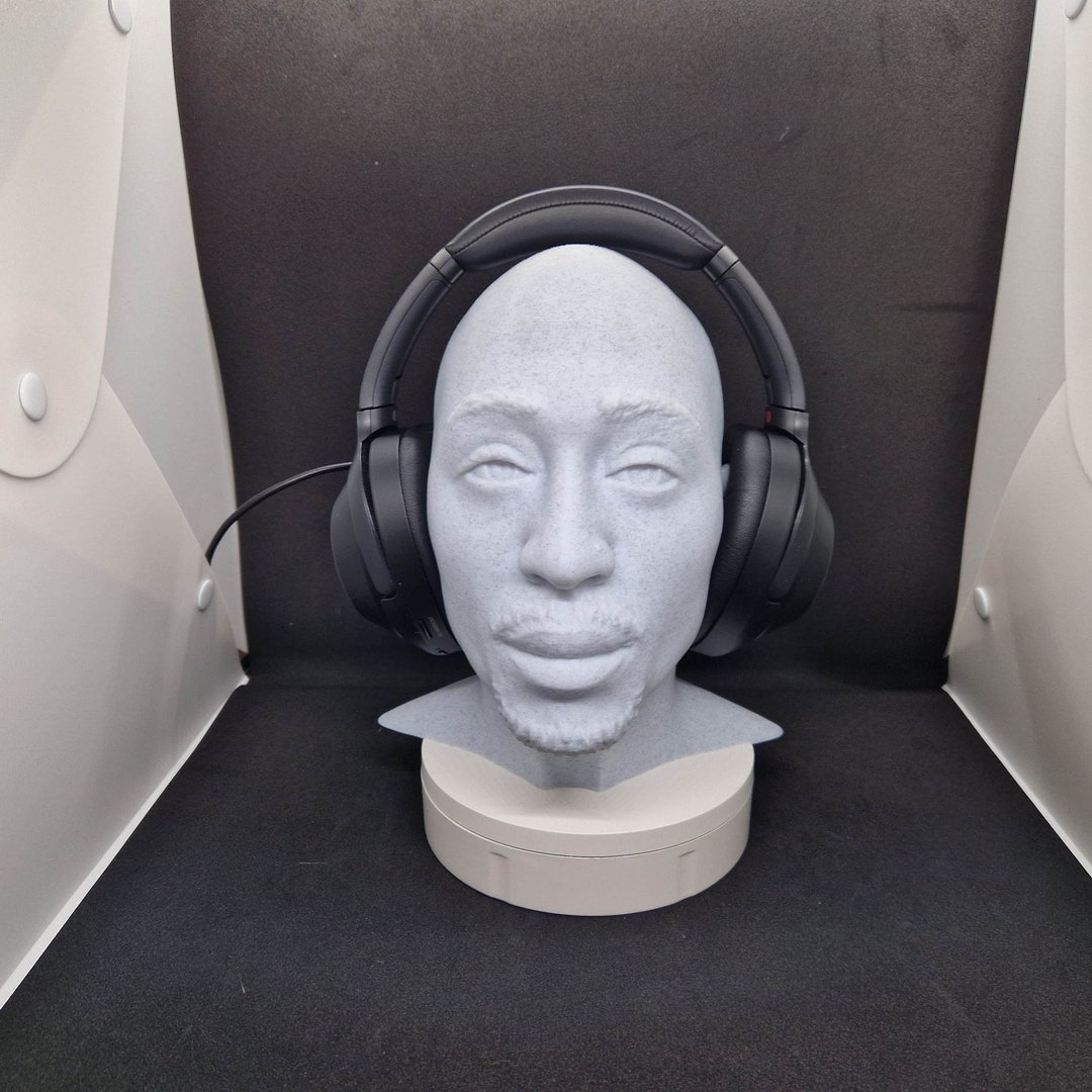 Tupac Shakur | Headphone Holder, Gaming Accessories, Desktop, Tupac ...