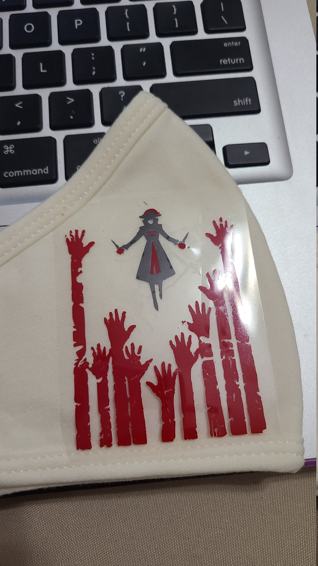 A Darker Shade of Magic, A Gathering of Shadows Face Mask, Lila Bard ...