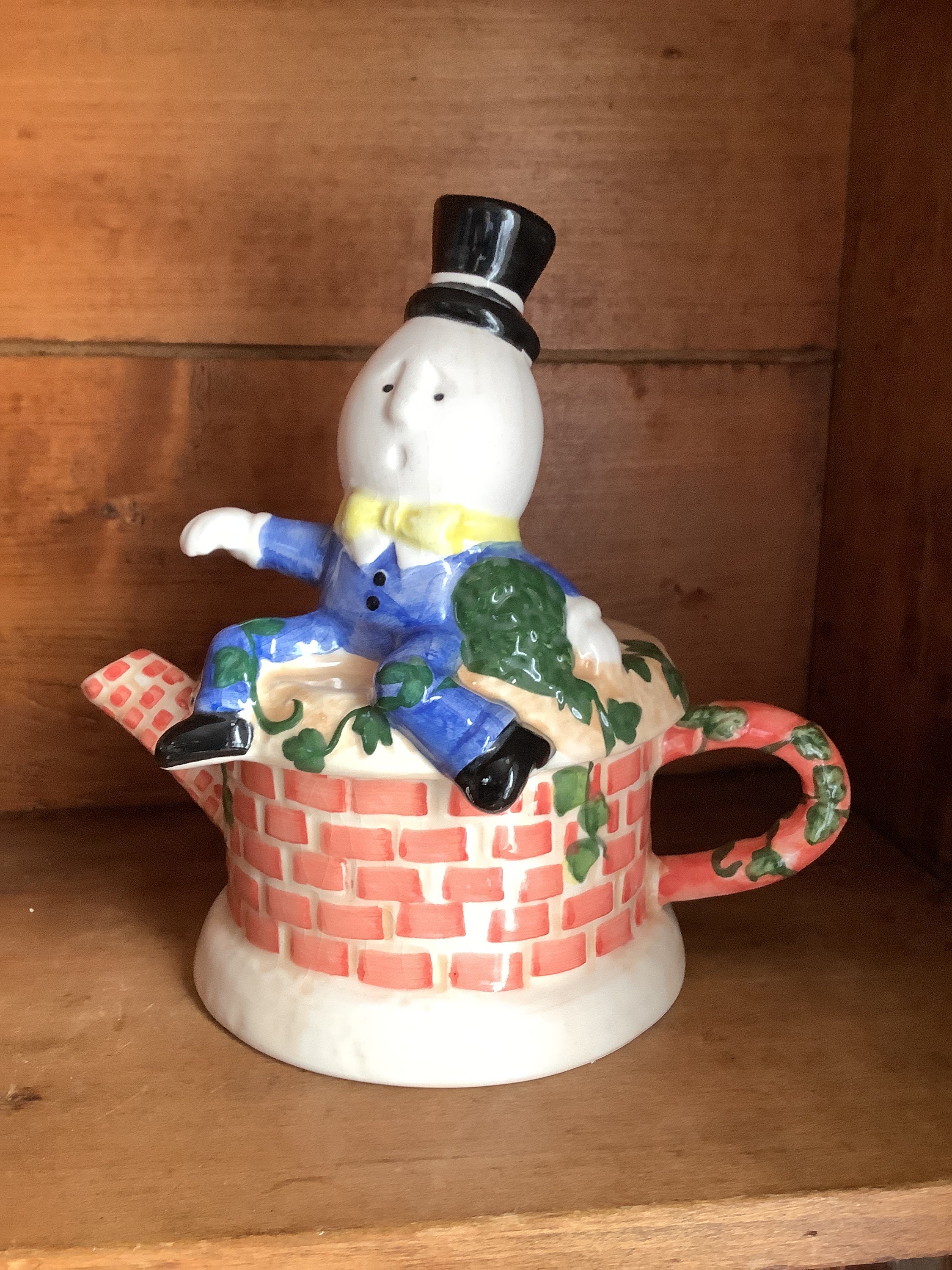 SALE Vintage Humpty Dumpty Tea Pot , Unique, Collectable, Character ...