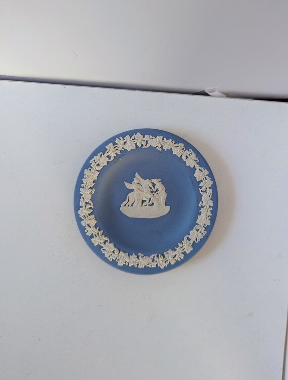 Light Blue Vintage Jasperware Wedgwood Bas Relief Tri… - Gem