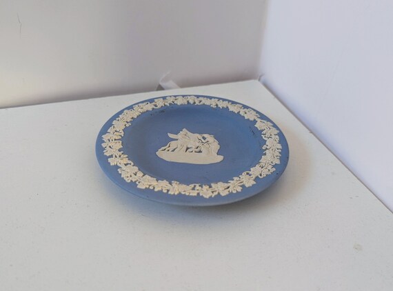 Light Blue Vintage Jasperware Wedgwood Bas Relief Tri… - Gem
