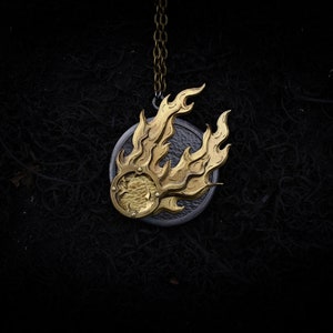 Sacred Comet of the Empire Pendant Necklace Chain Emperor Fantasy Pendant Sigmar Twin-tailed ...