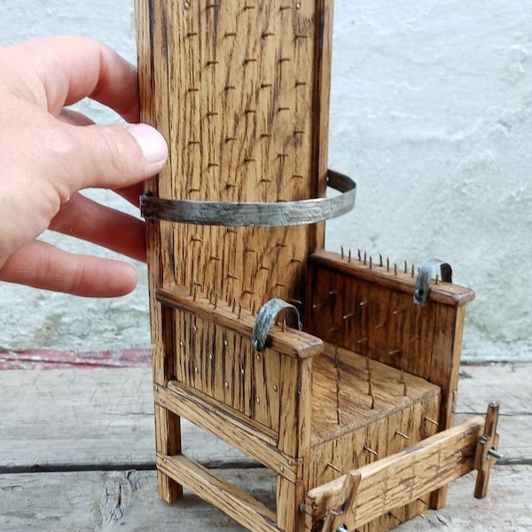 Witch Chair - Etsy