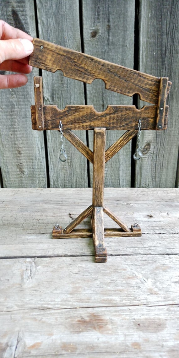 How To Make Medieval Stocks