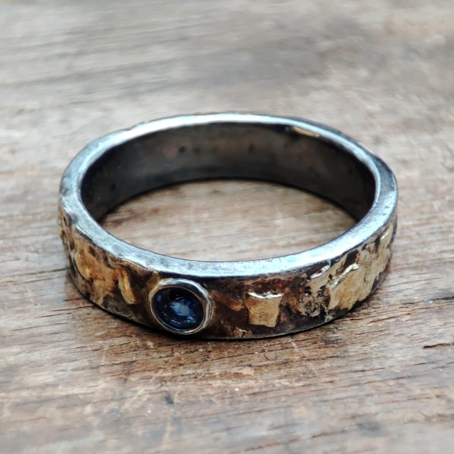 3mm Blue Sapphire Battered Dark Silver and Gold Ring | 18ct and ...