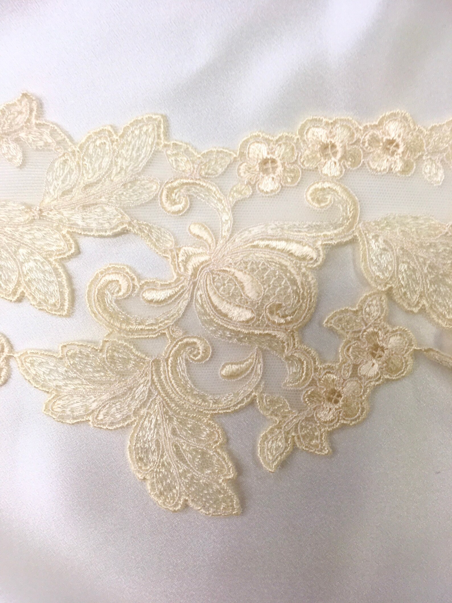 Cream Lace Trim Embroidery on Tulle Both Sides Scalloped, Lace Fabric ...