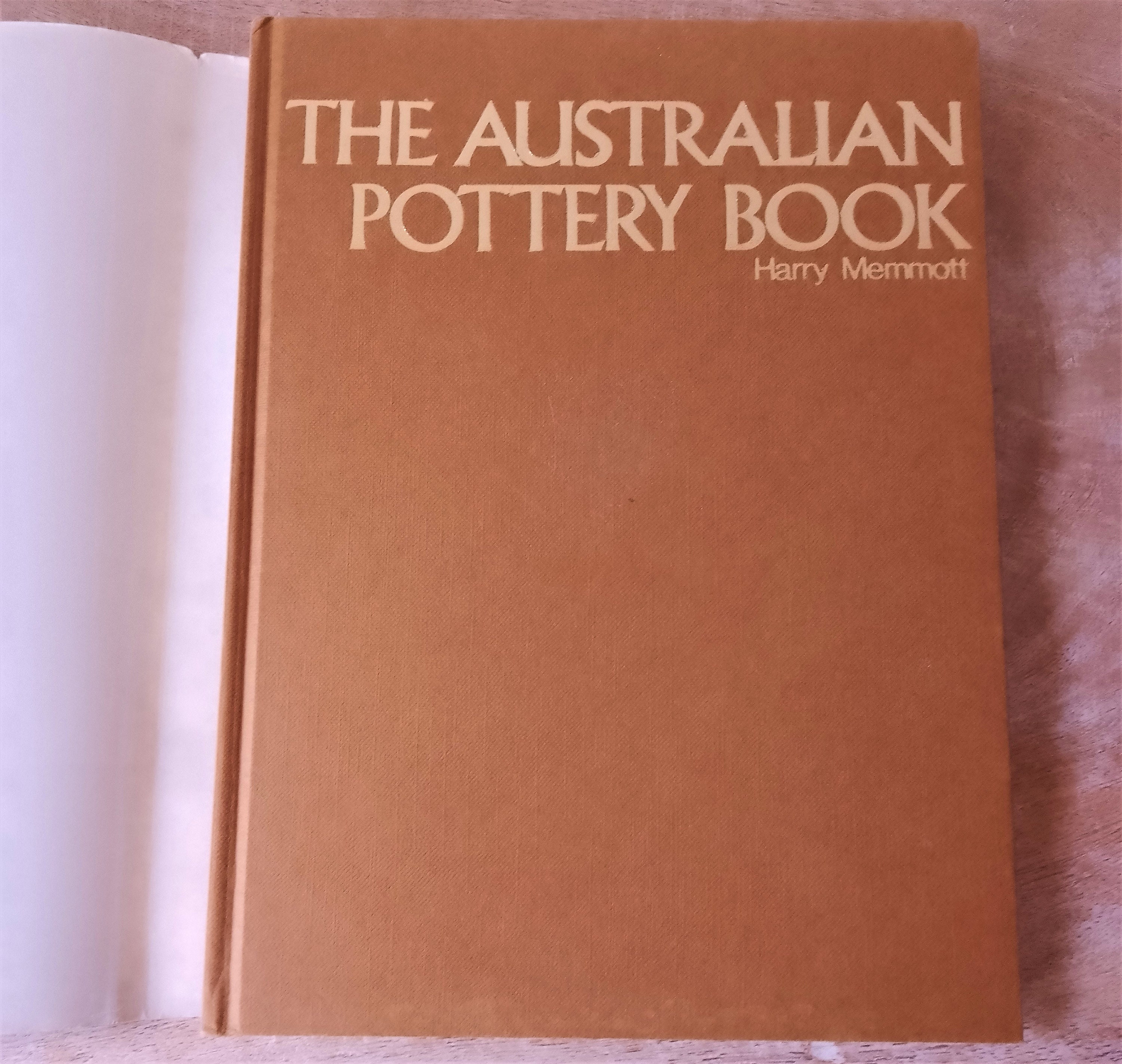 The Australian Pottery Book 1970 by Harry Memmott Published - Etsy