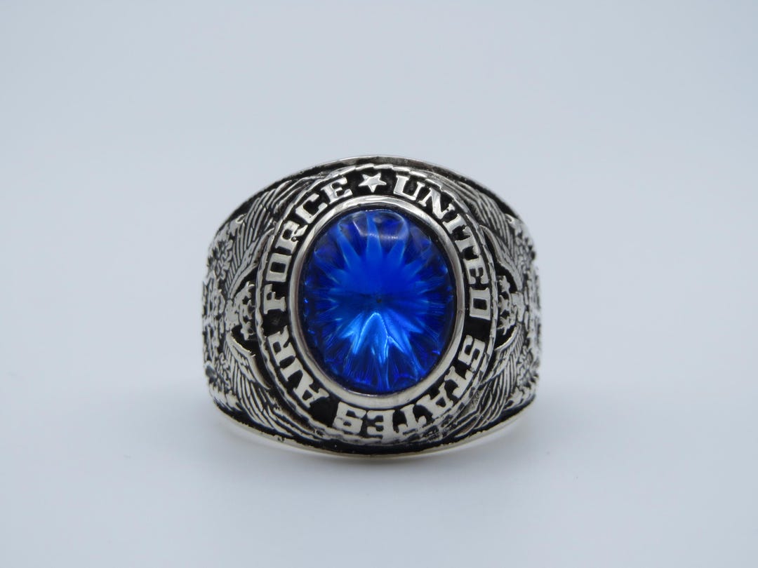 L369 , RING , Solid Silver 925 , Engraved 29/11/84 .sold as Is/ as ...