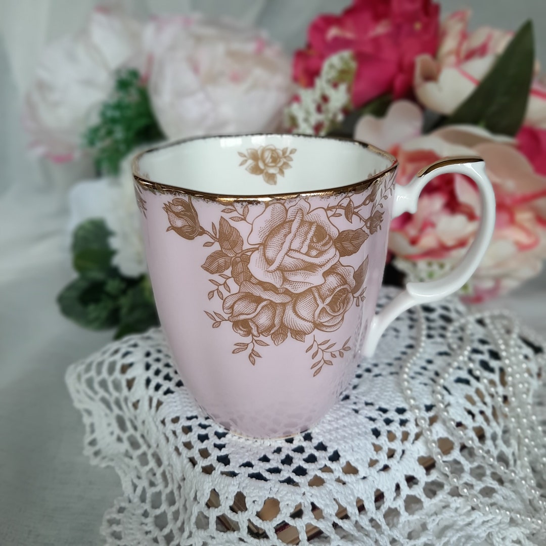 Royal Albert Mug, 100 Years of Royal Albert, 1960 Golden Roses ...