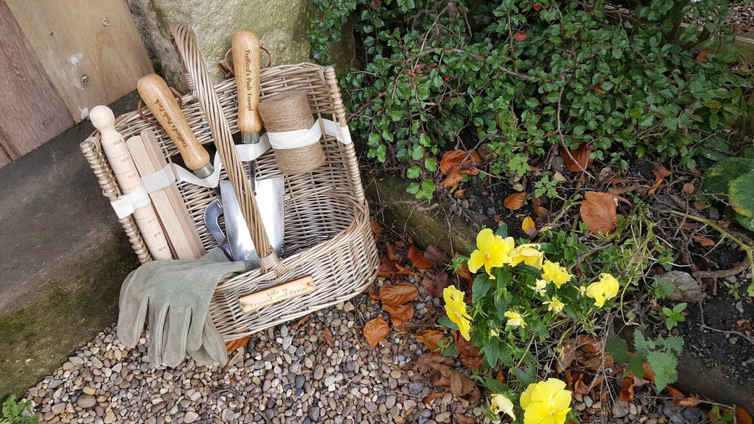 Corporate Gift Personalised Retirement Gardening Gift Set / 9 Piece ...