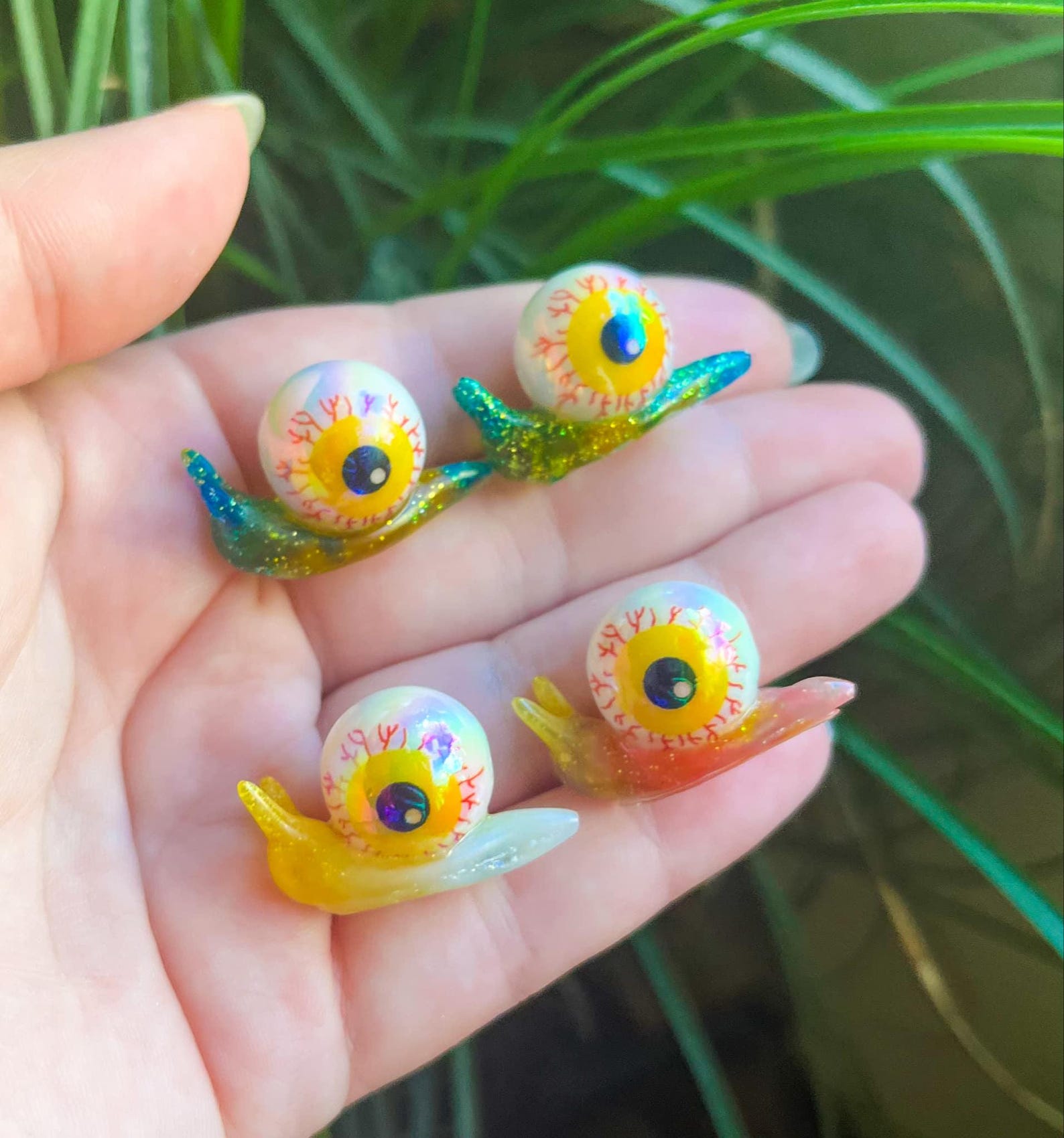 Spooky Eyeball Snail Figurines - Etsy