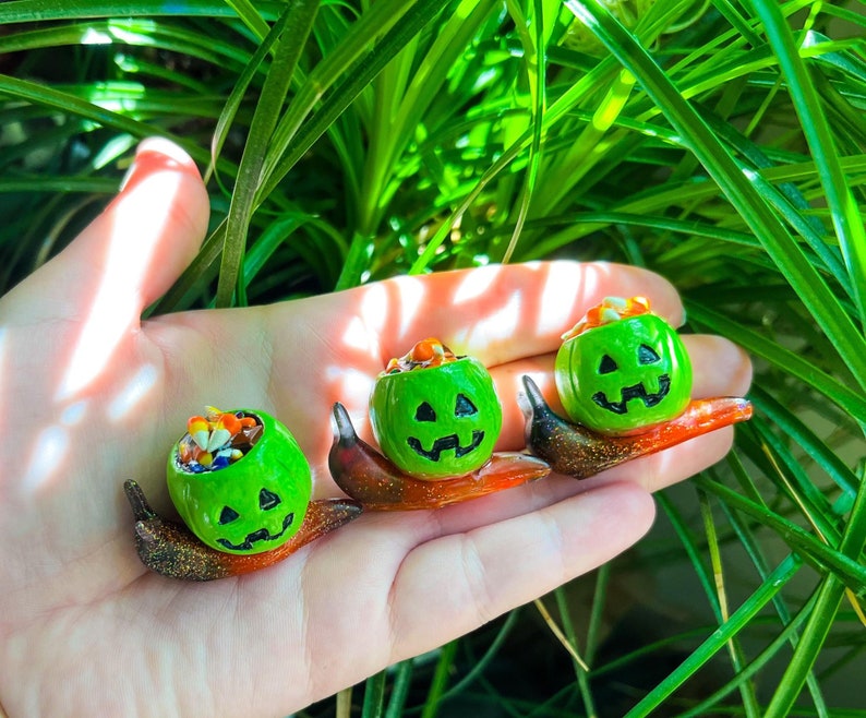 Halloween Candy Pail Snail - Etsy