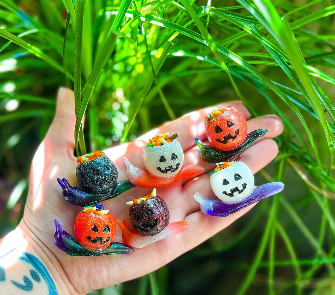 Halloween Glitter Candy Pail Snails - Etsy
