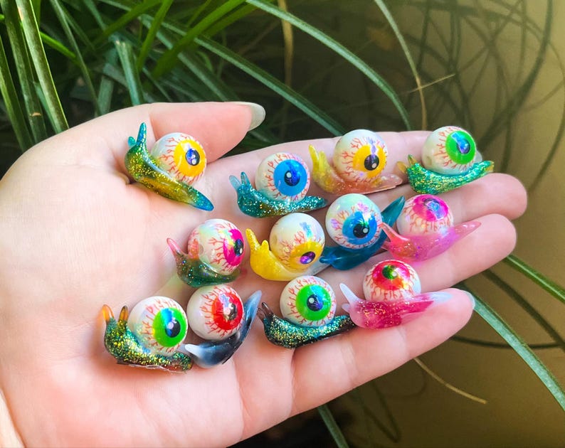 Spooky Eyeball Snail Figurines - Etsy