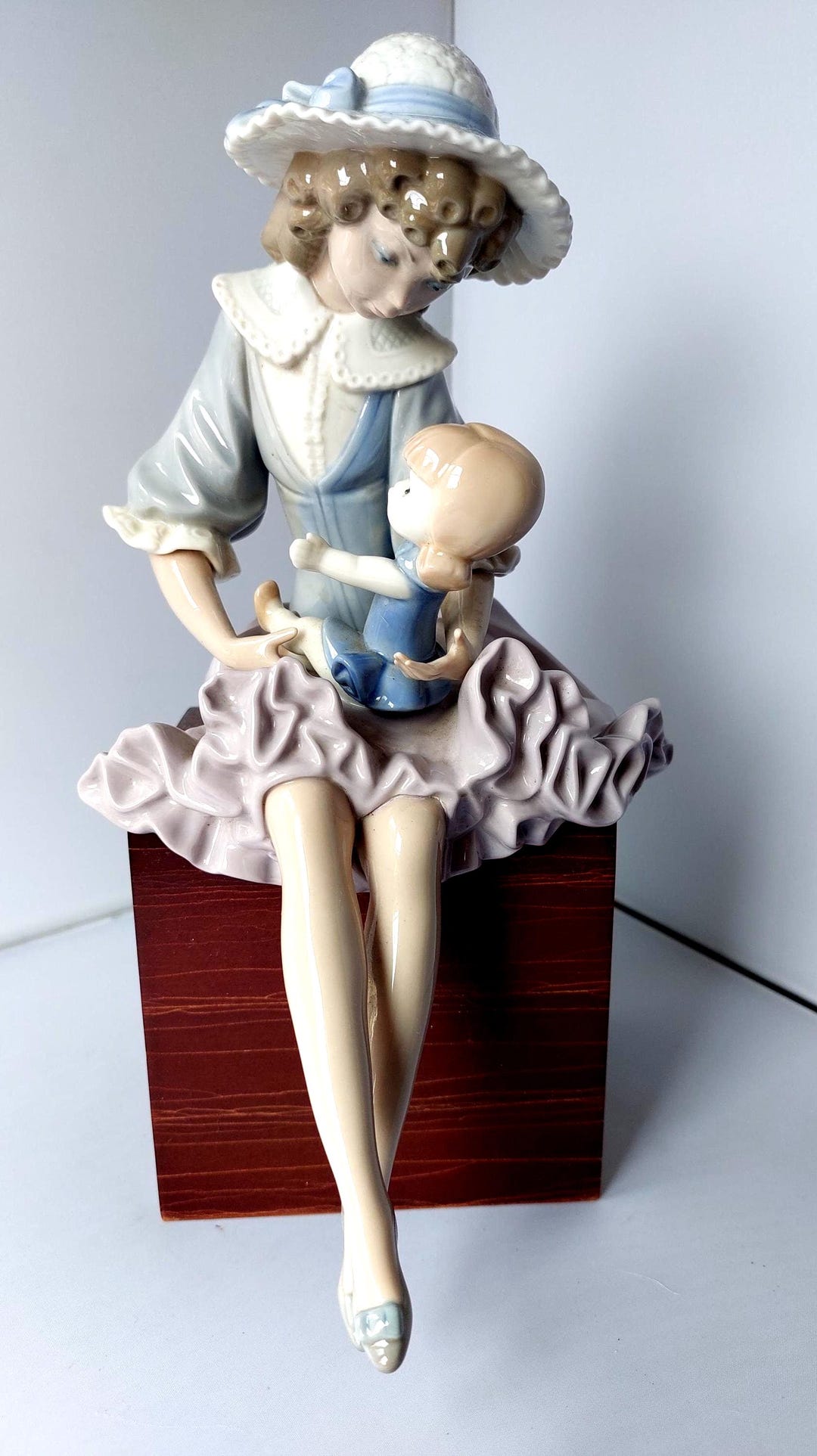 Lladro Figurine 'debbie and Her Doll'.. Girl Sitting on a Block Holding ...