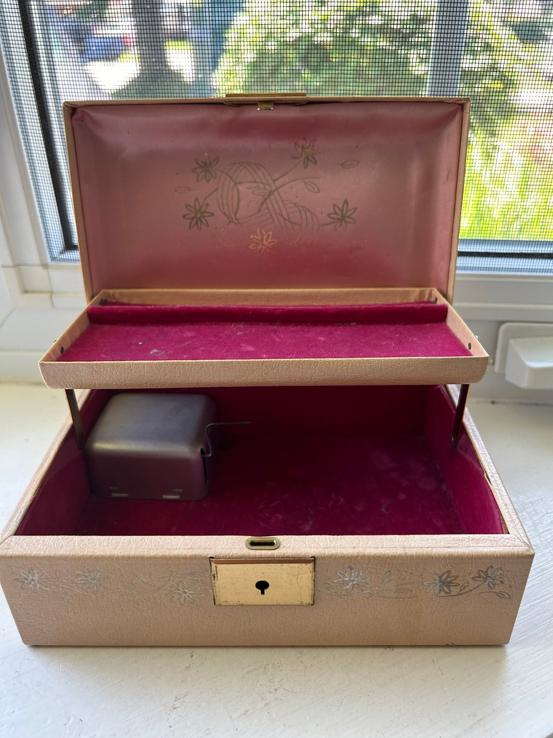Vintage Musical Jewelry Box, 1960’s Music Box, Pink Velvet and Satin ...