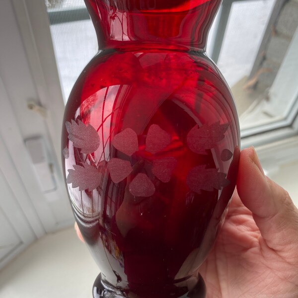 Ruby Red Vase - Etsy