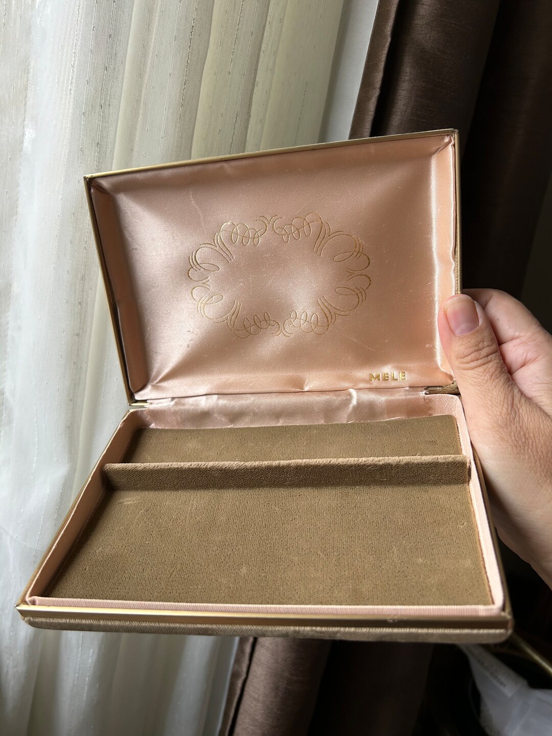 Vintage Mele Velvet Case, Beige Velvet Weekender Travel Jewellery Box ...