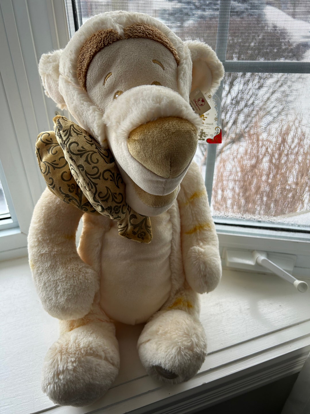 Disney Exclusive Tigger Stuffy, Disney Store Exclusive, Gold Bow Tie ...