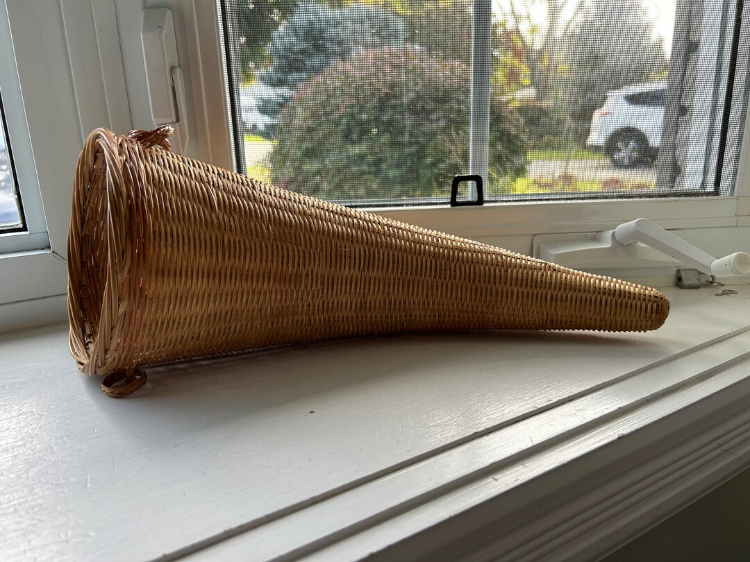 Vintage Woven Cornucopia, Wicker Horn Basket, Horn of Plenty ...