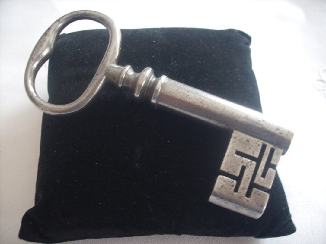 Old Early 1800s Barrel Door Key Made of Steel With Unusual Bit - Etsy