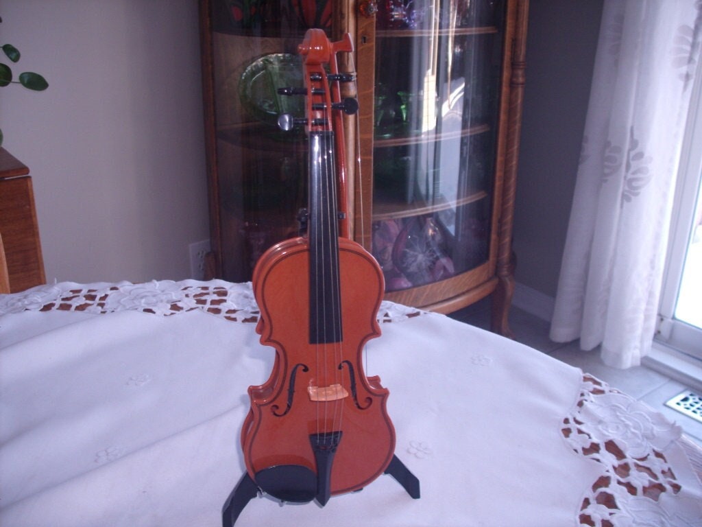 Electronic Toy Violin