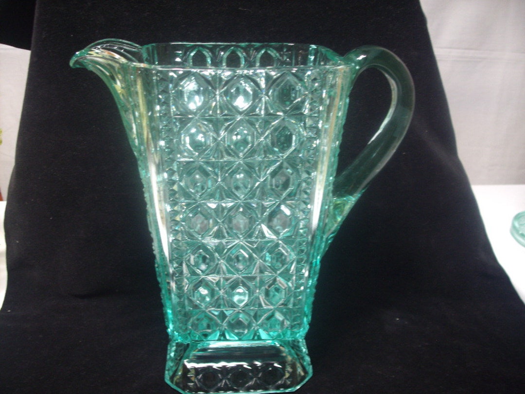 Large ADAMS & Co valencia Waffle Water Pitcher in Apple Green Vaseline ...