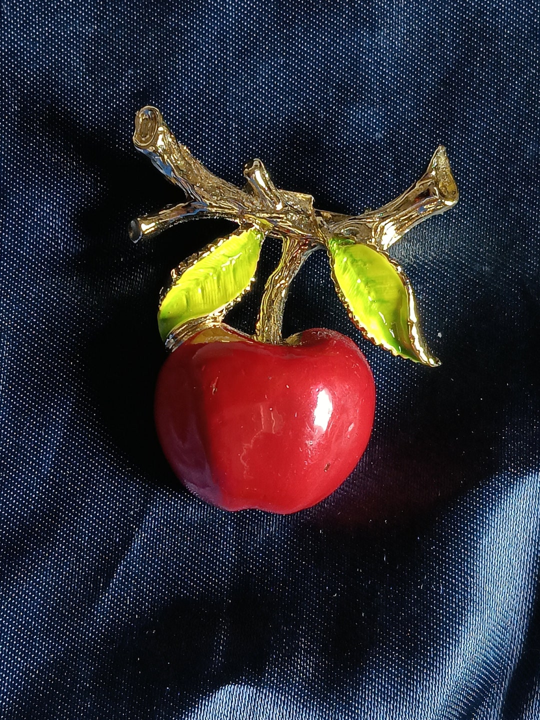 1980s GERRYS Marked Enamel/gold Tone Apple Pin, in Vintage Good Condition. Perfect for the ...