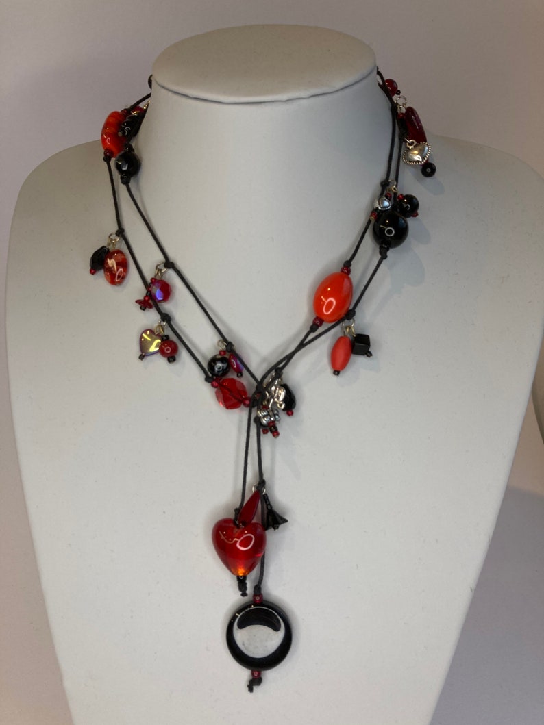 Red and Black Lariat Necklace - Etsy