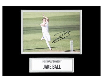Signature ID on England Cricket Shirt vs Sri Lanka Series 2016? : r/Cricket