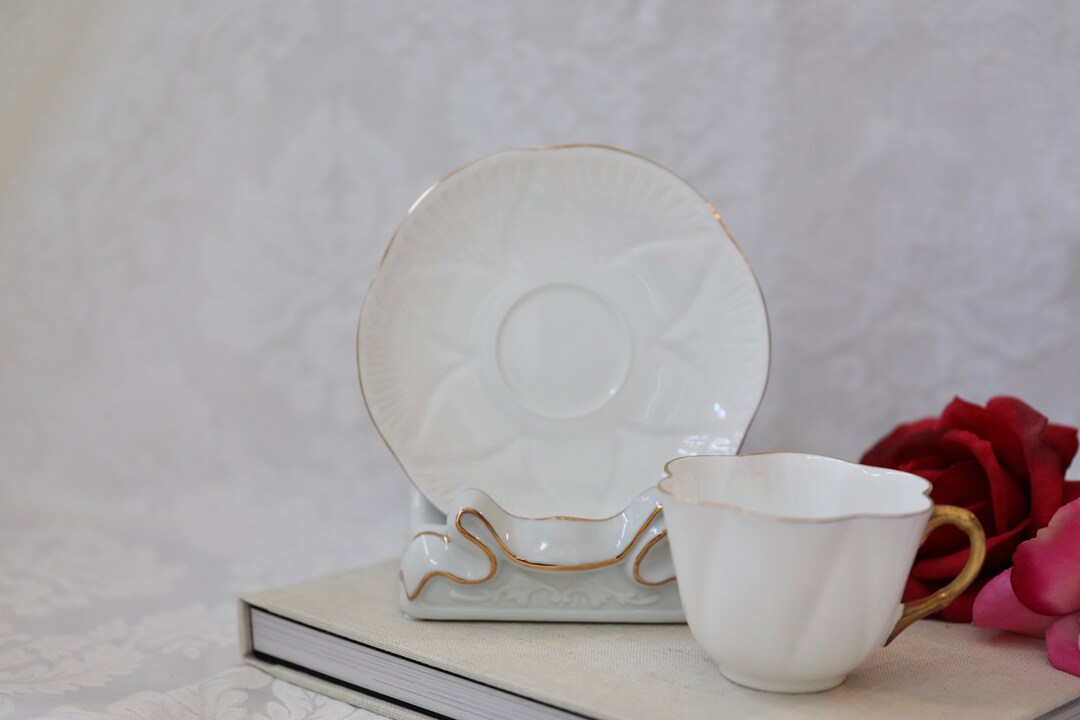Shelly England Dainty Tea Cup & Saucer in Regency Pattern - Etsy