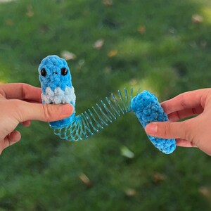 Crochet Slinky Worm Pattern: Easy Fidget Toy (PDF Pattern) - Etsy