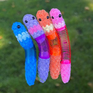 Crochet Slinky Worm Pattern: Easy Fidget Toy (PDF Pattern) - Etsy