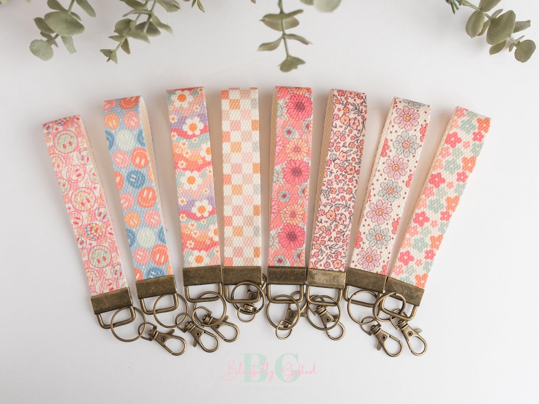 Wristlet Keychain, Retro Key Fob Holder for Women, Cute Stocking ...