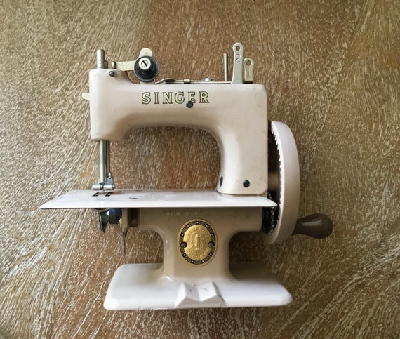 Vintage Childs Singer Sewing Machine Sewhandy / Original Box - Etsy
