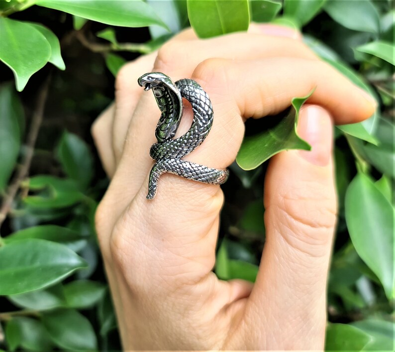 Cobra Ring 925 Sterling Silver Coiled Cobra Strike Ring - Etsy