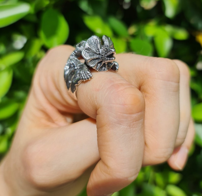 Frilled-neck Lizard Ring STERLING SILVER Animal Talisman - Etsy