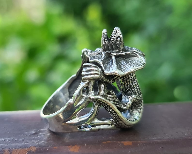 Frilled-neck Lizard Ring STERLING SILVER Animal Talisman - Etsy