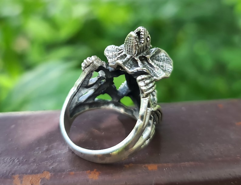 Frilled-neck Lizard Ring STERLING SILVER Animal Talisman - Etsy